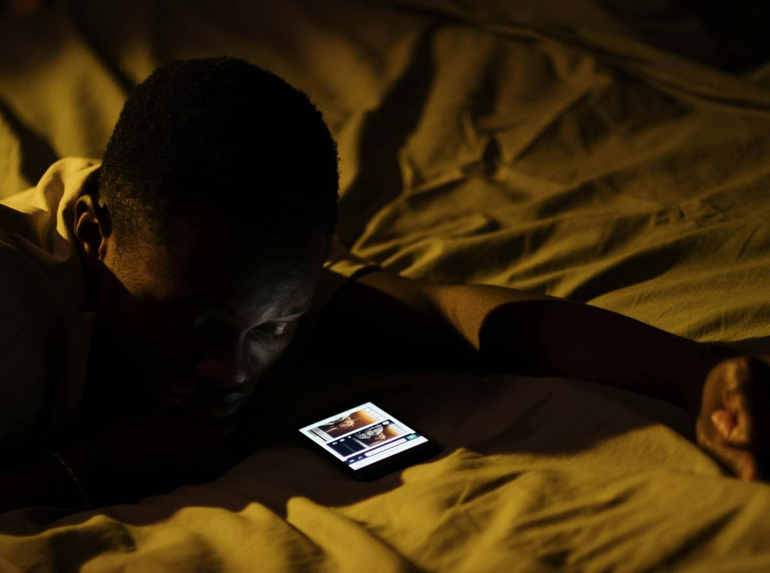 What Waking Up At 2 AM, 3 AM, or 4 AM Means Spiritually - Mercury Magazine
